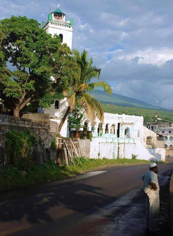 @Comoros: Country Info - International Center for Law and Religion Studies